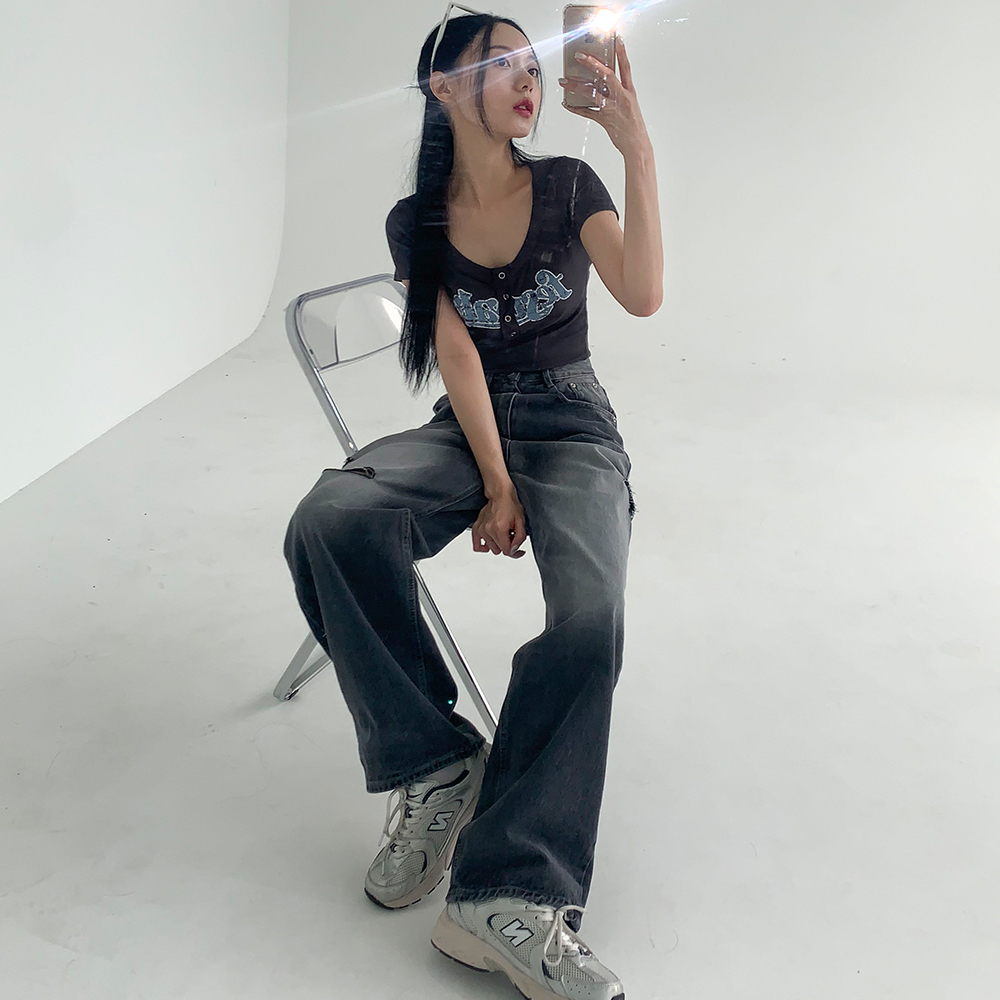 언니가간다 고시스터 그래픽 레터링 나염 Y2K 스냅단추 27400 [무료배송][MD소장/모델소장]뷰티 크롭 반팔 티셔츠