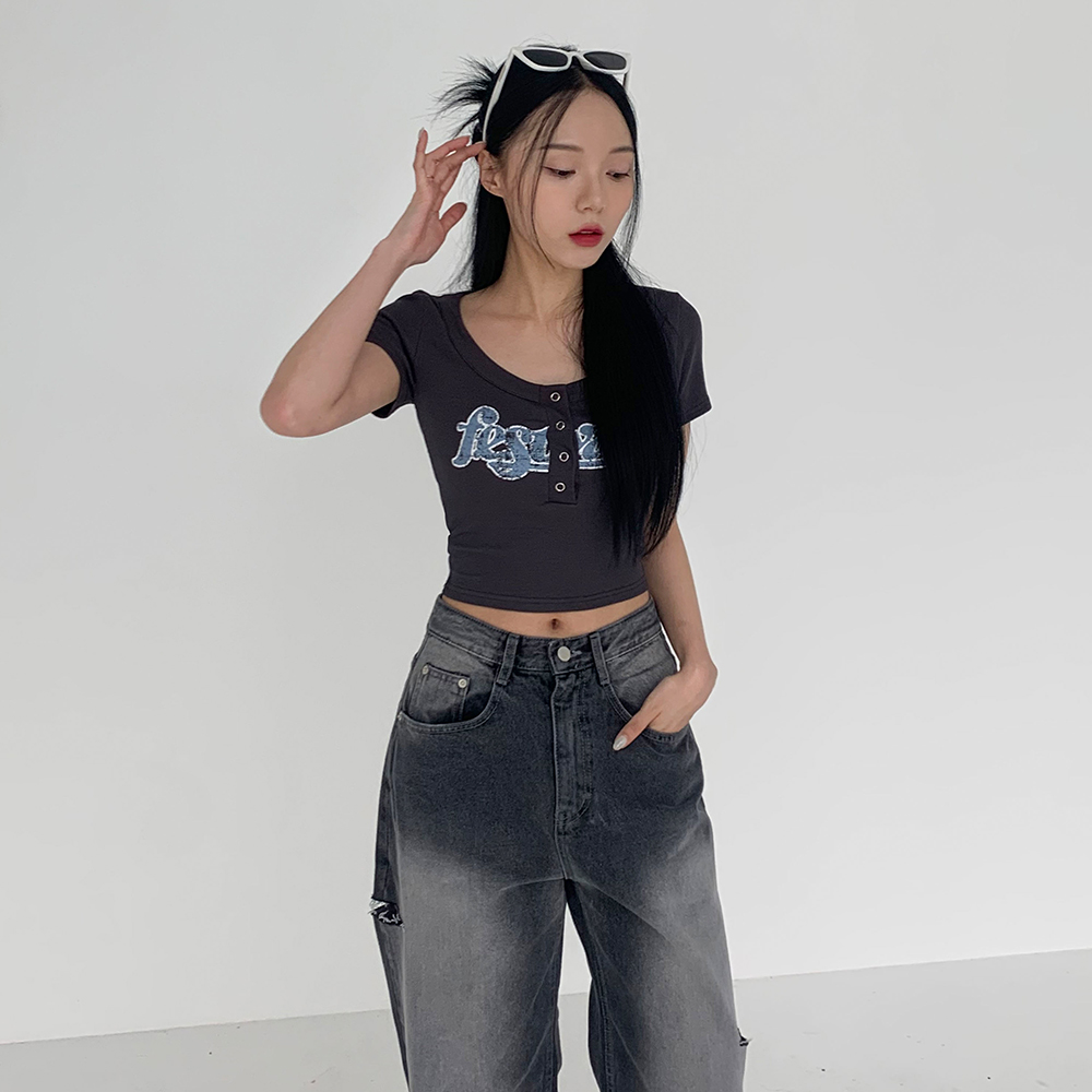 언니가간다 고시스터 그래픽 레터링 나염 Y2K 스냅단추 27400 [무료배송][MD소장/모델소장]뷰티 크롭 반팔 티셔츠